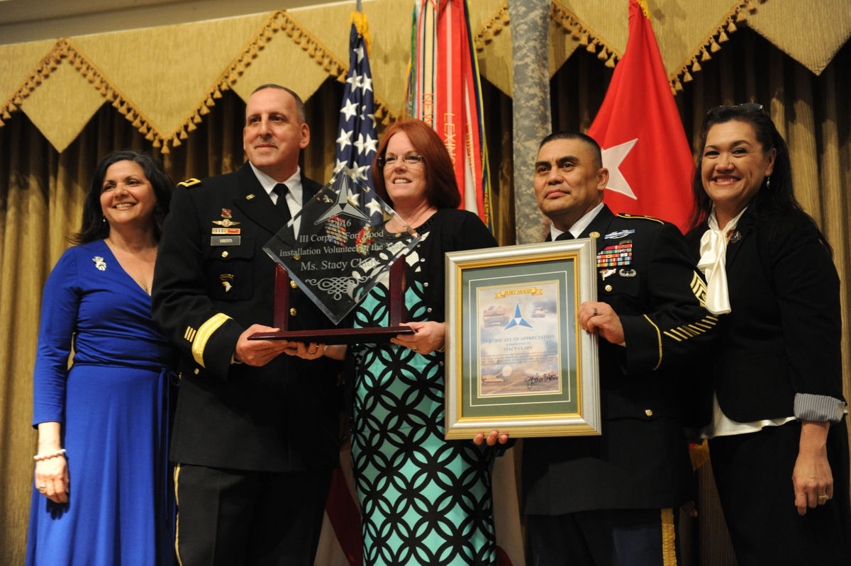 Army Spouse Chosen as 2016 Fort Hood Volunteer of the Year | kcentv.com