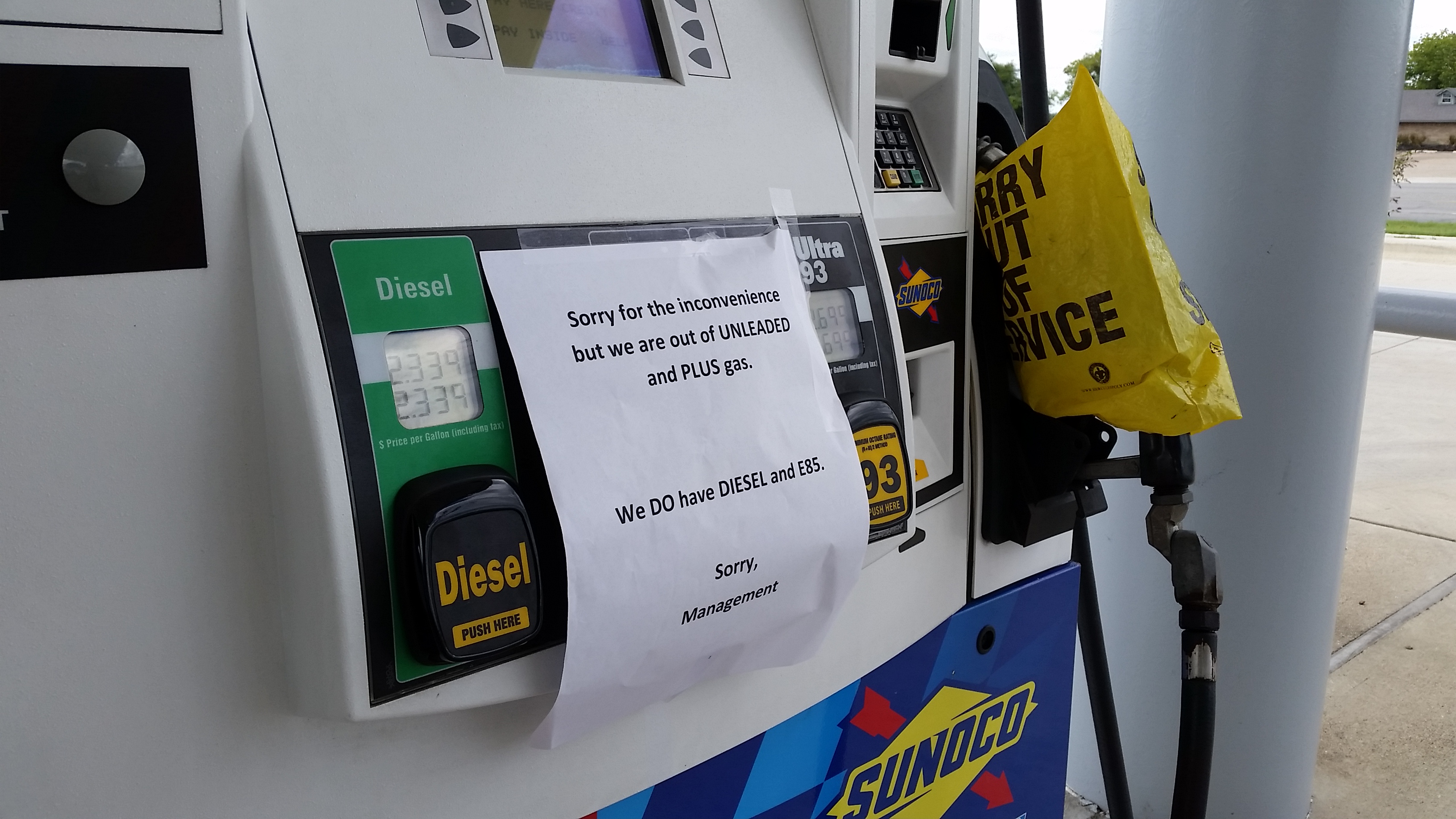 Central Texas gas stations short on fuel, grocery stores short on water ...